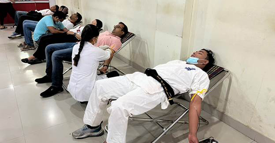 प्रभु बैंकको गण्डकी प्रदेश कार्यालयद्वारा वृहत रक्तदान कार्यक्रम ...